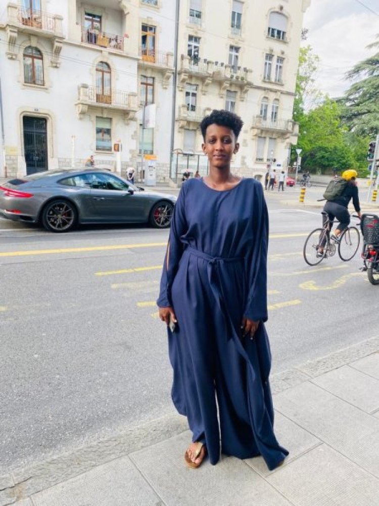 Miss Kalimpinya yagaragaye mu birori byo kumurika imideli mu Busuwisi ...